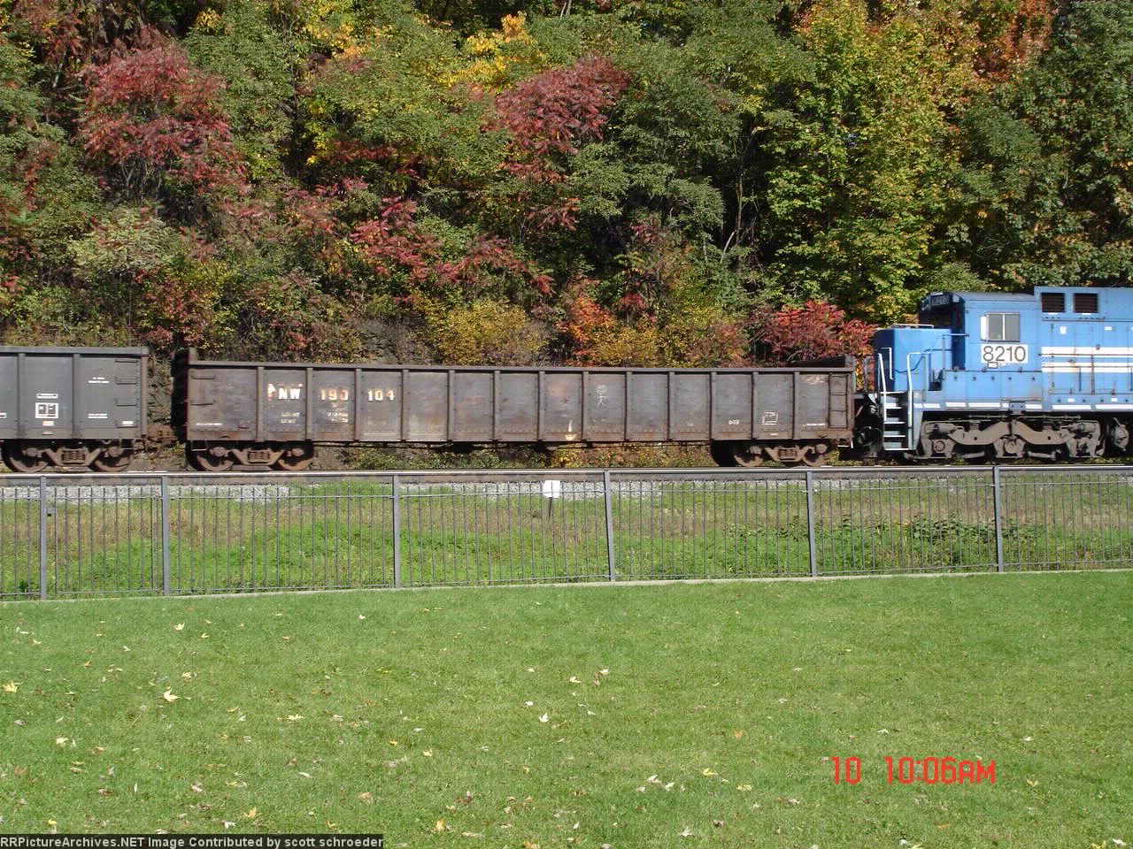 NS 8210 w/NW Gondola 190104